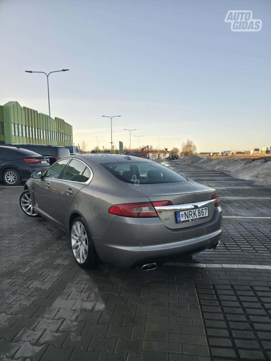 Jaguar XF 2009 Viļņa, ar dzinēja tilpumu 2.70 L un nobraukumu 298 tūkst. km par 2800 €, foto 3 vietnē AUTOMOTO.COM.LV