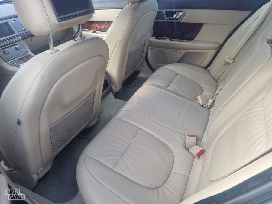 Jaguar XF 2010 Tauragė, ar dzinēja tilpumu 3.00 L un nobraukumu 295 tūkst. km par 3250 €, foto 11 vietnē AUTOMOTO.COM.LV