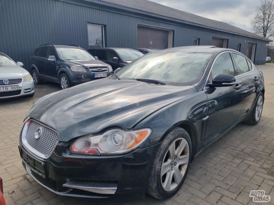 Jaguar XF 2010 Tauragė, ar dzinēja tilpumu 3.00 L un nobraukumu 225 tūkst. km par 3100 €, foto 4 vietnē AUTOMOTO.COM.LV