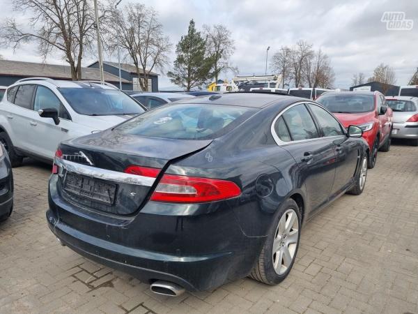 Jaguar XF 2010 Tauragė, ar dzinēja tilpumu 3.00 L un nobraukumu 225 tūkst. km par 3100 €, foto 4 vietnē AUTOMOTO.COM.LV