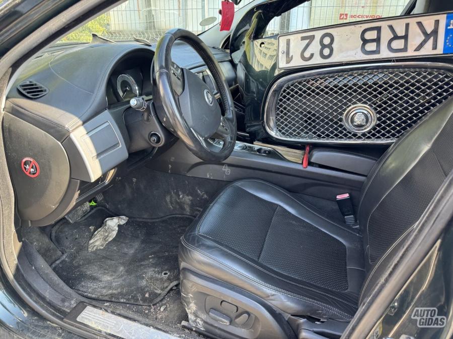 Jaguar XF 2010 in Kretinga, with an engine capacity of 3.00 L and mileage of 237 thousand km for 1695 €, photo 12 on AUTOMOTO.COM.LV