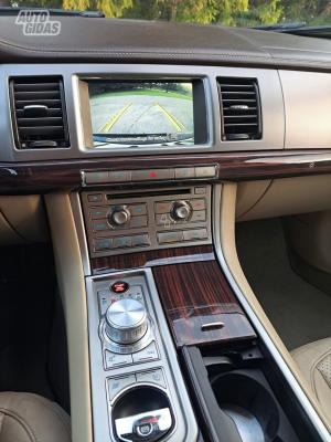 Jaguar XF 2010 in Pasvalys, with an engine capacity of 3.00 L and mileage of 360 thousand km for 3300 €, photo 10 on AUTOMOTO.COM.LV