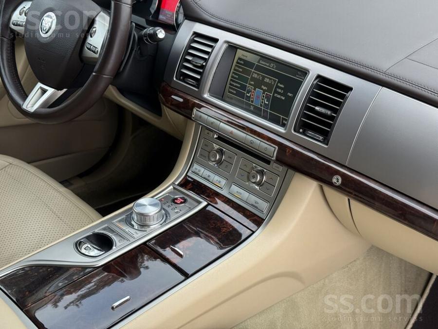 Jaguar XF 2011 Jūrmala, ar dzinēja tilpumu 3.00 L un nobraukumu 0 tūkst. km par 6950 €, foto 21 vietnē AUTOMOTO.COM.LV