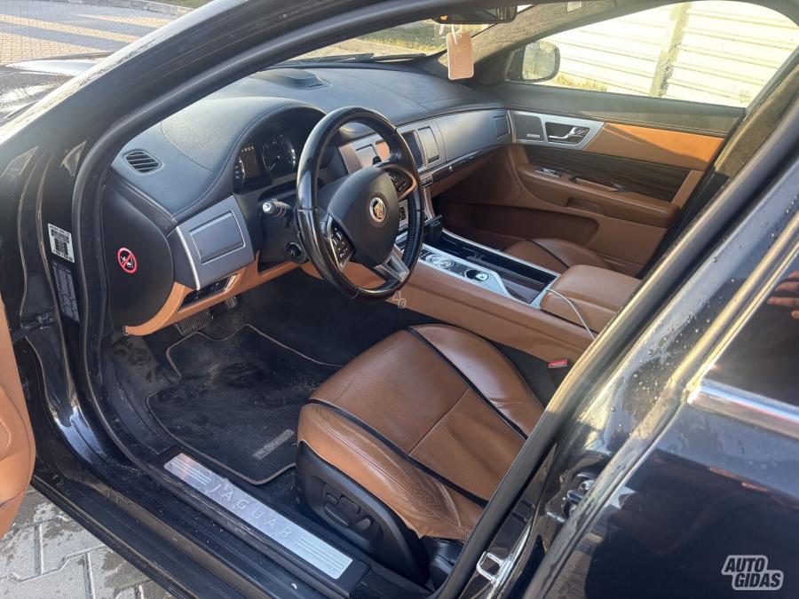 Jaguar XF 2011 in Klaipeda, with an engine capacity of 3.00 L and mileage of 318 thousand km for 4499 €, photo 6 on AUTOMOTO.COM.LV