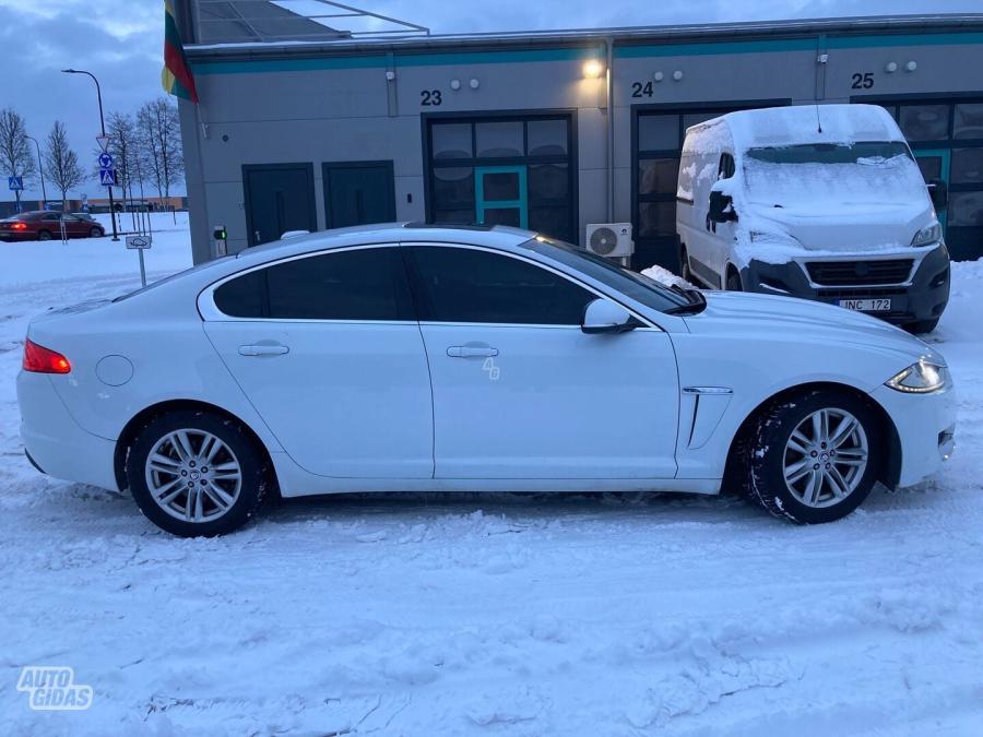 Jaguar XF 2012 Viļņa, ar dzinēja tilpumu 2.20 L un nobraukumu 200 tūkst. km par 5000 €, foto 3 vietnē AUTOMOTO.COM.LV