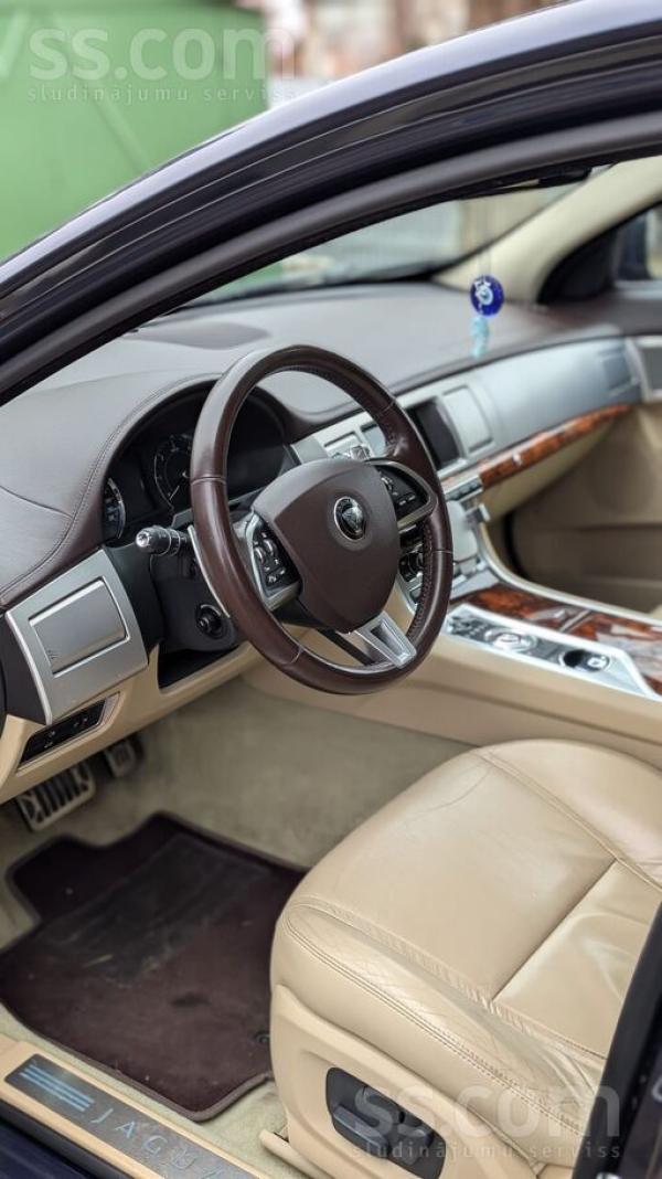 Jaguar XF 2014 Rīga, ar dzinēja tilpumu 3.00 L un nobraukumu 213 tūkst. km par 9600 €, foto 6 vietnē AUTOMOTO.COM.LV