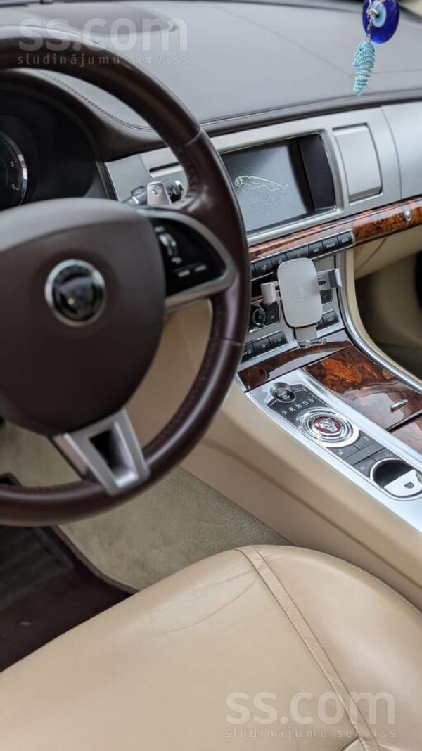 Jaguar XF 2014 Rīga, ar dzinēja tilpumu 3.00 L un nobraukumu 213 tūkst. km par 9600 €, foto 7 vietnē AUTOMOTO.COM.LV