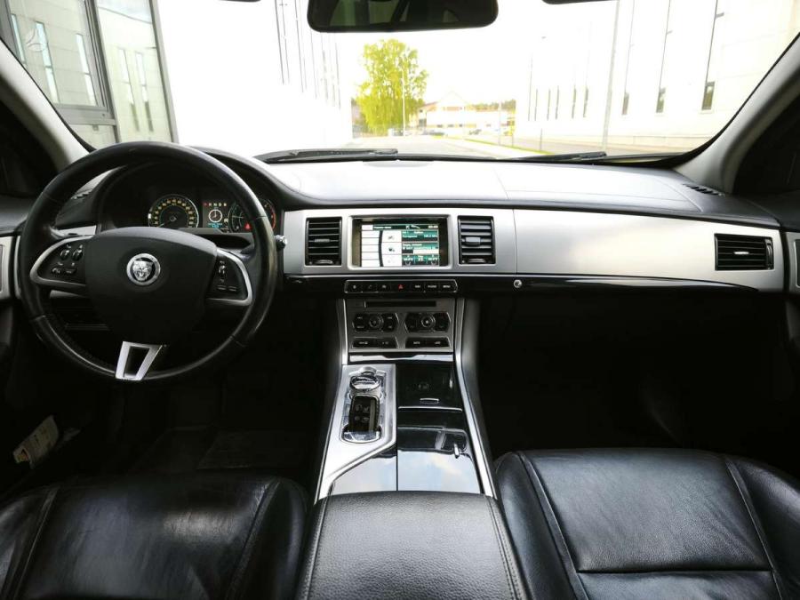 Jaguar XF 2013 in Vilnius, with an engine capacity of 2.18 L and mileage of 259 thousand km for 7599 €, photo 11 on AUTOMOTO.COM.LV