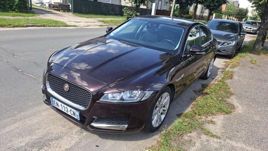 Violet Jaguar XF 2016 in Taurage, with an engine capacity of 2.00 L and mileage of 140 thousand km for 4500 €, photo 3 on AUTOMOTO.COM.LV