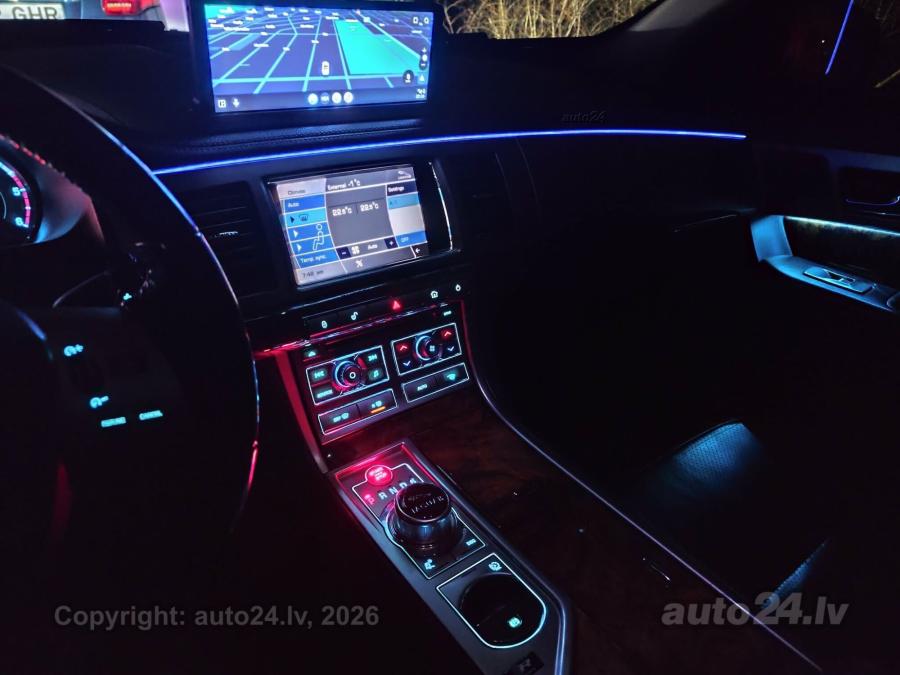 Balts Jaguar XF 2008 Tallina, ar dzinēja tilpumu 2.70 L un nobraukumu 321 tūkst. km par 7200 €, foto 5 vietnē AUTOMOTO.COM.LV