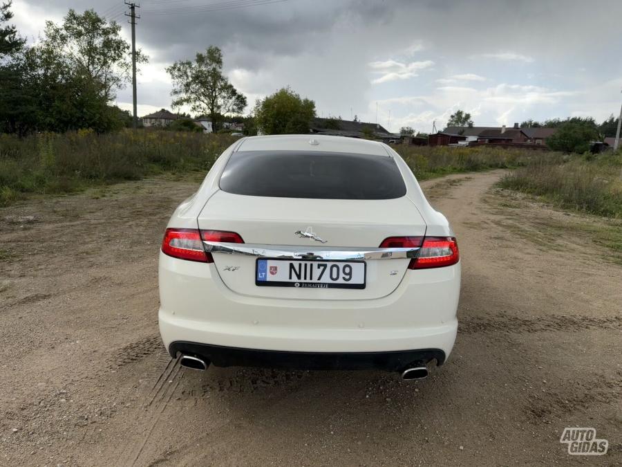 Balts Jaguar XF 2010 Ukmergė, ar dzinēja tilpumu 3.00 L un nobraukumu 212 tūkst. km par 4300 €, foto 6 vietnē AUTOMOTO.COM.LV
