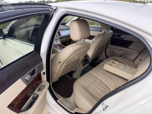 Balts Jaguar XF 2010 Ukmergė, ar dzinēja tilpumu 3.00 L un nobraukumu 212 tūkst. km par 4300 €, foto 8 vietnē AUTOMOTO.COM.LV