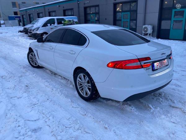 Balts Jaguar XF 2012 Viļņa, ar dzinēja tilpumu 2.20 L un nobraukumu 200 tūkst. km par 5000 €, foto 6 vietnē AUTOMOTO.COM.LV