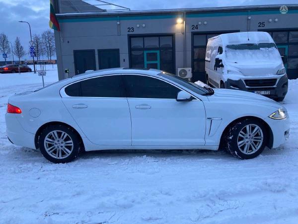 Balts Jaguar XF 2012 Viļņa, ar dzinēja tilpumu 2.20 L un nobraukumu 200 tūkst. km par 5000 €, foto 7 vietnē AUTOMOTO.COM.LV