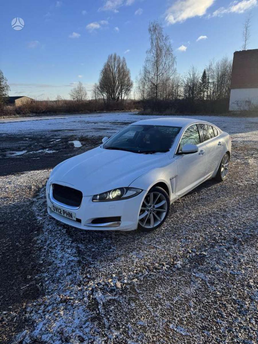 Balts Jaguar XF 2012 Utena, ar dzinēja tilpumu 2.18 L un nobraukumu 350 tūkst. km par 2400 €, foto 1 vietnē AUTOMOTO.COM.LV