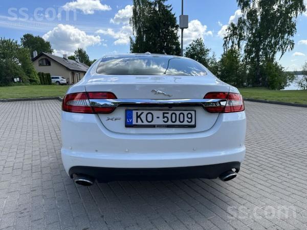 White Jaguar XF 2012 in Ogre, with an engine capacity of 3.00 L and mileage of 193 thousand km for 7350 €, photo 3 on AUTOMOTO.COM.LV