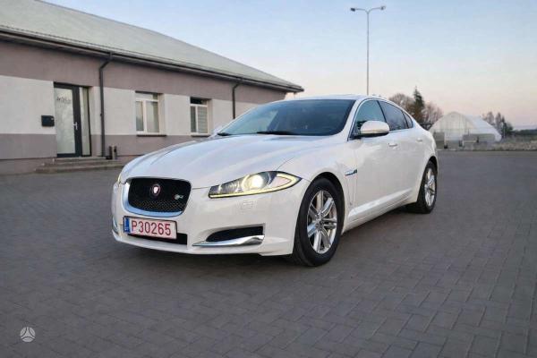 White Jaguar XF 2012 in Vilnius, with an engine capacity of 2.18 L and mileage of 270 thousand km for 8250 €, photo 3 on AUTOMOTO.COM.LV