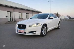 White Jaguar XF 2012 in Vilnius, with an engine capacity of 2.18 L and mileage of 270 thousand km for 8250 €, photo 4 on AUTOMOTO.COM.LV