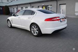 White Jaguar XF 2012 in Vilnius, with an engine capacity of 2.18 L and mileage of 270 thousand km for 8250 €, photo 6 on AUTOMOTO.COM.LV