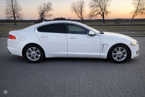 White Jaguar XF 2012 in Vilnius, with an engine capacity of 2.18 L and mileage of 270 thousand km for 8250 €, photo 9 on AUTOMOTO.COM.LV
