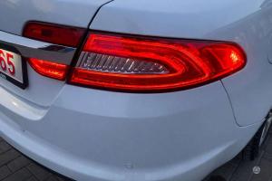 White Jaguar XF 2012 in Vilnius, with an engine capacity of 2.18 L and mileage of 270 thousand km for 8250 €, photo 11 on AUTOMOTO.COM.LV