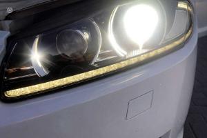 White Jaguar XF 2012 in Vilnius, with an engine capacity of 2.18 L and mileage of 270 thousand km for 8250 €, photo 13 on AUTOMOTO.COM.LV