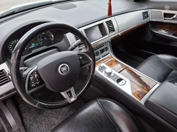 Balts Jaguar XF 2012 Šauļi, ar dzinēja tilpumu 2.18 L un nobraukumu 259 tūkst. km par 6999 €, foto 9 vietnē AUTOMOTO.COM.LV
