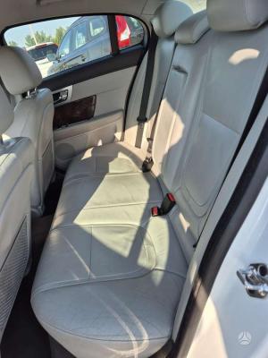 White Jaguar XF 2012 in Panevezys, with an engine capacity of 2.18 L and mileage of 186 thousand km for 5900 €, photo 11 on AUTOMOTO.COM.LV