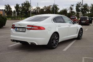 White Jaguar XF 2012 in Vilnius, with an engine capacity of 2.18 L and mileage of 165 thousand km for 7200 €, photo 3 on AUTOMOTO.COM.LV