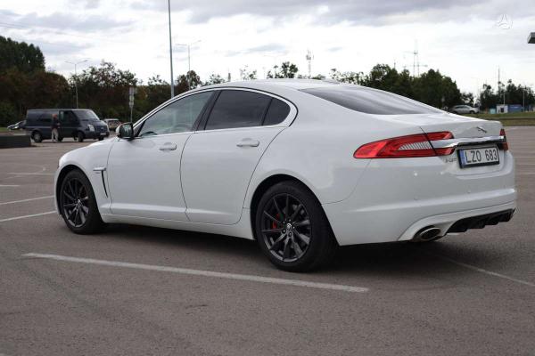 Balts Jaguar XF 2012 Viļņa, ar dzinēja tilpumu 2.18 L un nobraukumu 165 tūkst. km par 7200 €, foto 5 vietnē AUTOMOTO.COM.LV