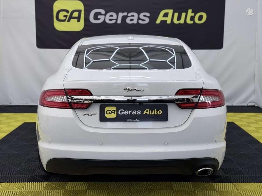 Balts Jaguar XF 2012 Viļņa, ar dzinēja tilpumu 2.18 L un nobraukumu 287 tūkst. km par 7990 €, foto 6 vietnē AUTOMOTO.COM.LV