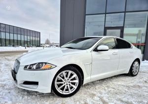 White Jaguar XF 2013 in Siauliai, with an engine capacity of 2.00 L and mileage of 200 thousand km for 8300 €, photo 4 on AUTOMOTO.COM.LV