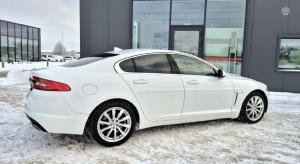 White Jaguar XF 2013 in Siauliai, with an engine capacity of 2.00 L and mileage of 200 thousand km for 8300 €, photo 9 on AUTOMOTO.COM.LV