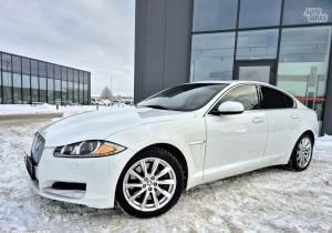 White Jaguar XF 2013 in Siauliai, with an engine capacity of 2.00 L and mileage of 200 thousand km for 8300 €, photo 4 on AUTOMOTO.COM.LV