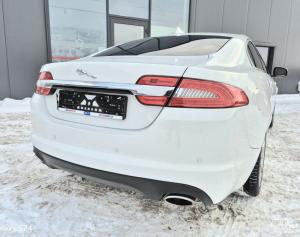 White Jaguar XF 2013 in Siauliai, with an engine capacity of 2.00 L and mileage of 200 thousand km for 8300 €, photo 7 on AUTOMOTO.COM.LV