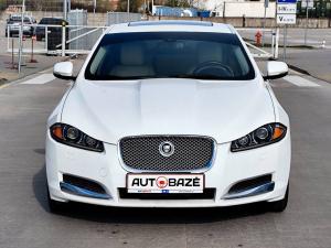 White Jaguar XF 2013 in Siauliai, with an engine capacity of 2.00 L and mileage of 200 thousand km for 7900 €, photo 4 on AUTOMOTO.COM.LV