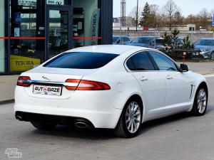 White Jaguar XF 2013 in Siauliai, with an engine capacity of 2.00 L and mileage of 200 thousand km for 7900 €, photo 5 on AUTOMOTO.COM.LV
