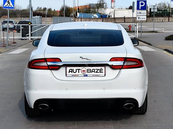White Jaguar XF 2013 in Siauliai, with an engine capacity of 2.00 L and mileage of 200 thousand km for 7900 €, photo 6 on AUTOMOTO.COM.LV