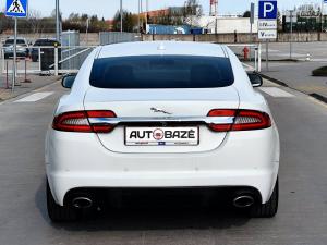 White Jaguar XF 2013 in Siauliai, with an engine capacity of 2.00 L and mileage of 200 thousand km for 7900 €, photo 7 on AUTOMOTO.COM.LV