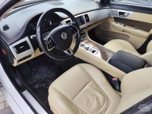 White Jaguar XF 2013 in Siauliai, with an engine capacity of 2.00 L and mileage of 200 thousand km for 7900 €, photo 15 on AUTOMOTO.COM.LV