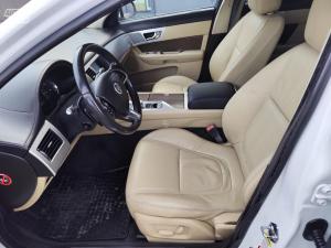 White Jaguar XF 2013 in Siauliai, with an engine capacity of 2.00 L and mileage of 200 thousand km for 7900 €, photo 18 on AUTOMOTO.COM.LV