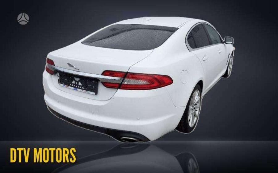 White Jaguar XF 2013 in Siauliai, with an engine capacity of 2.00 L and mileage of 202 thousand km for 4840 €, photo 5 on AUTOMOTO.COM.LV