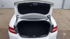 White Jaguar XF 2013 in Siauliai, with an engine capacity of 2.00 L and mileage of 202 thousand km for 4840 €, photo 6 on AUTOMOTO.COM.LV