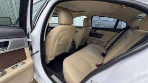 White Jaguar XF 2013 in Siauliai, with an engine capacity of 2.00 L and mileage of 202 thousand km for 4840 €, photo 7 on AUTOMOTO.COM.LV