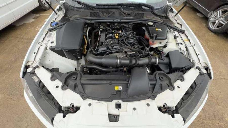 White Jaguar XF 2013 in Siauliai, with an engine capacity of 2.00 L and mileage of 202 thousand km for 4840 €, photo 10 on AUTOMOTO.COM.LV