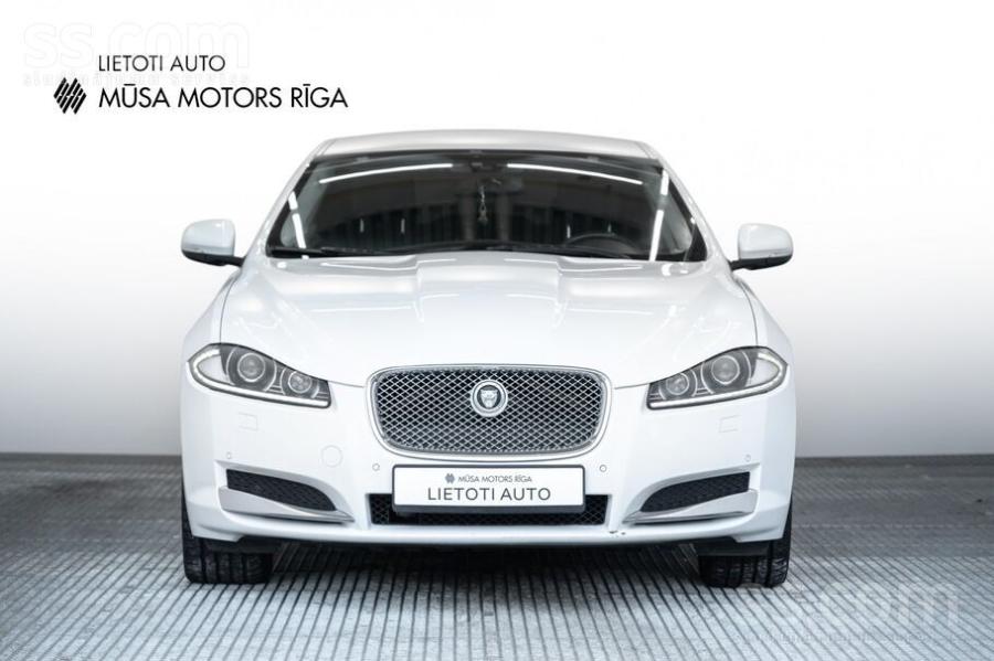 Balts Jaguar XF 2013 Rīga, ar dzinēja tilpumu 3.00 L un nobraukumu 233 tūkst. km par 6900 €, foto 4 vietnē AUTOMOTO.COM.LV