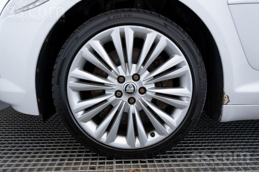 Balts Jaguar XF 2013 Rīga, ar dzinēja tilpumu 3.00 L un nobraukumu 233 tūkst. km par 6900 €, foto 12 vietnē AUTOMOTO.COM.LV