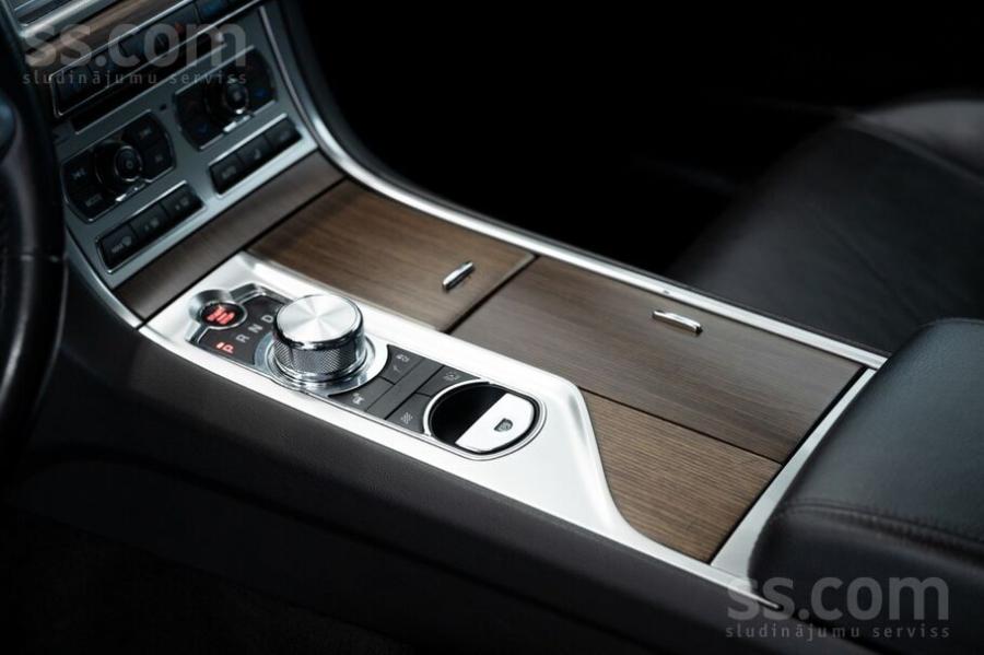 Balts Jaguar XF 2013 Rīga, ar dzinēja tilpumu 3.00 L un nobraukumu 233 tūkst. km par 6900 €, foto 16 vietnē AUTOMOTO.COM.LV