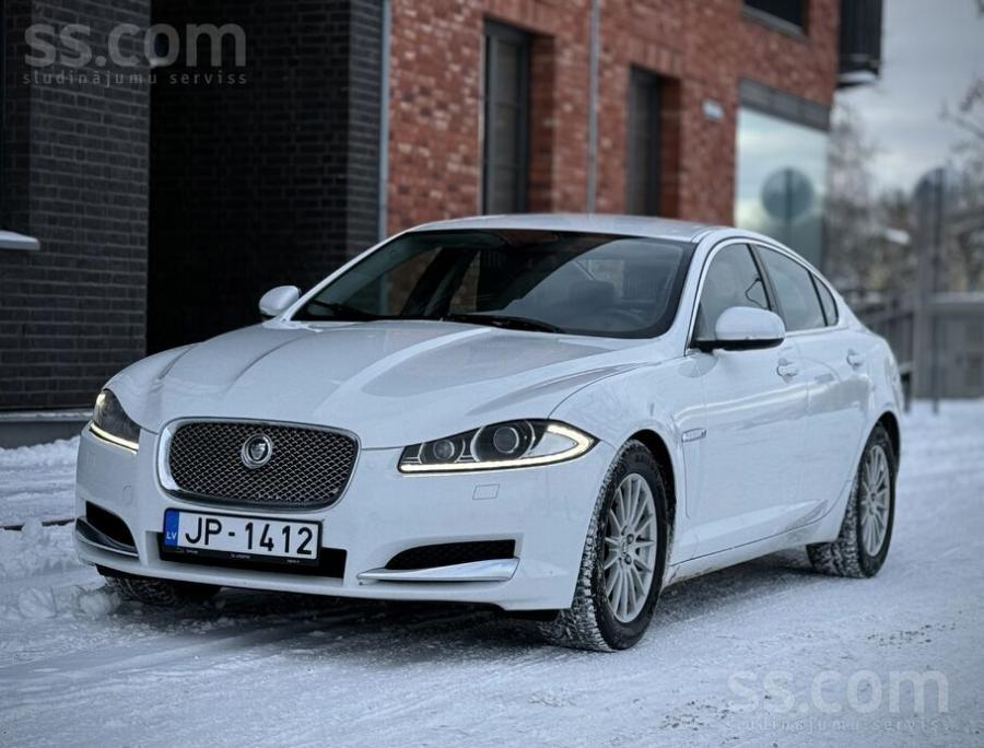 Balts Jaguar XF 2014 Rīga, ar dzinēja tilpumu 2.00 L un nobraukumu 161 tūkst. km par 12500 €, foto 4 vietnē AUTOMOTO.COM.LV