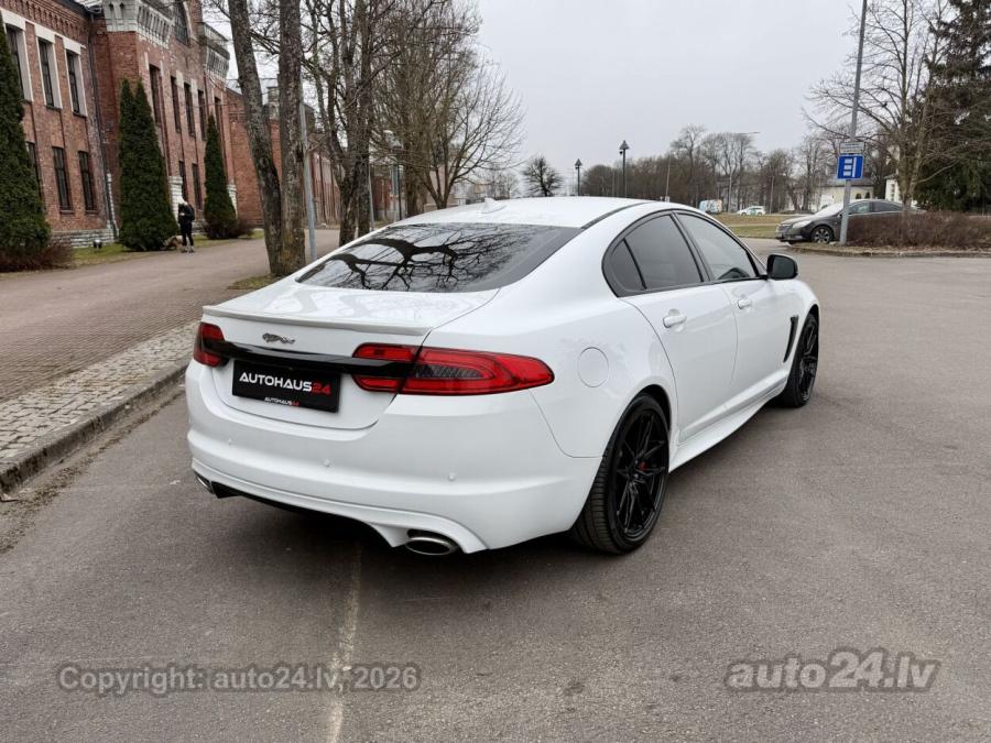White Jaguar XF 2014 in Tallinn, with an engine capacity of 3.00 L and mileage of 143 thousand km for 12900 €, photo 3 on AUTOMOTO.COM.LV